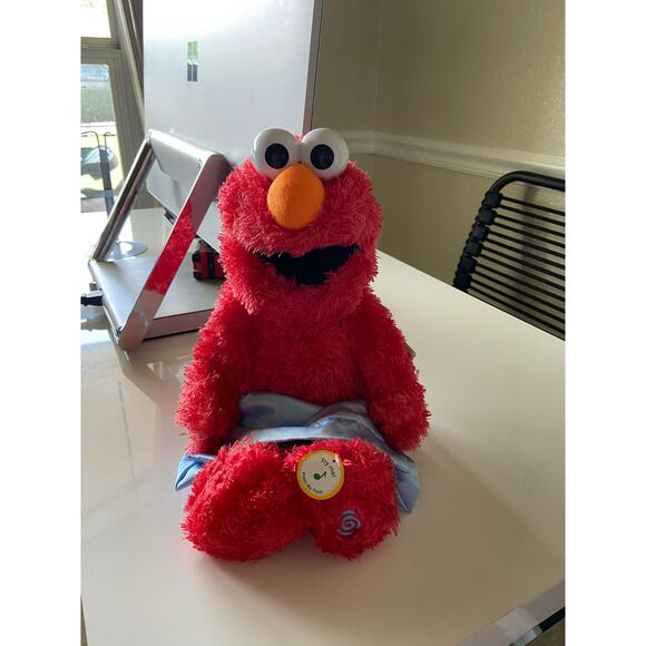 Sesame Street | Toys | Gund Sesame St Official Peekaboo Elmo Muppet ...
